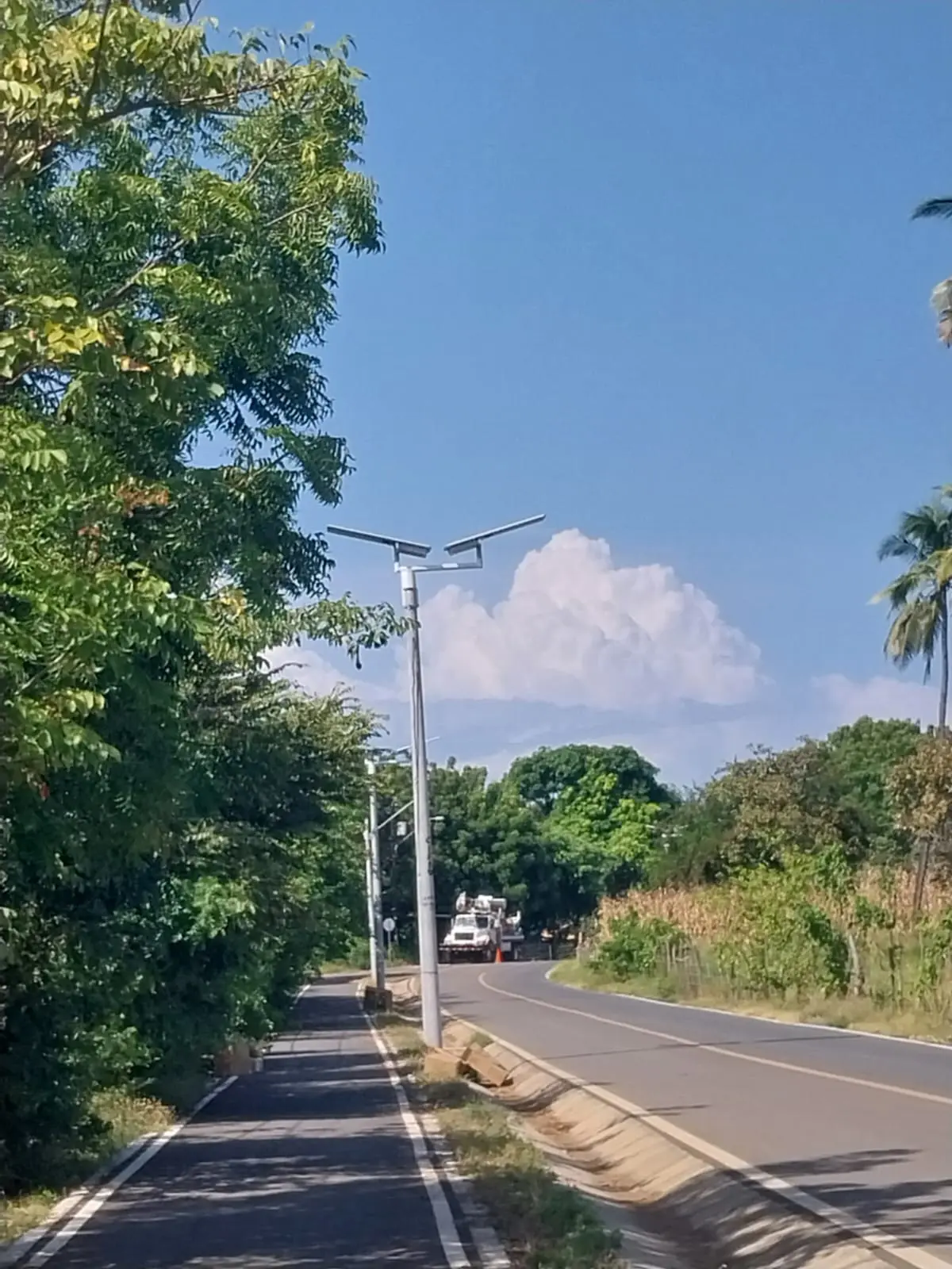 Case Study: 60W Sresky Atlas Solar Street Light Project for Road ...